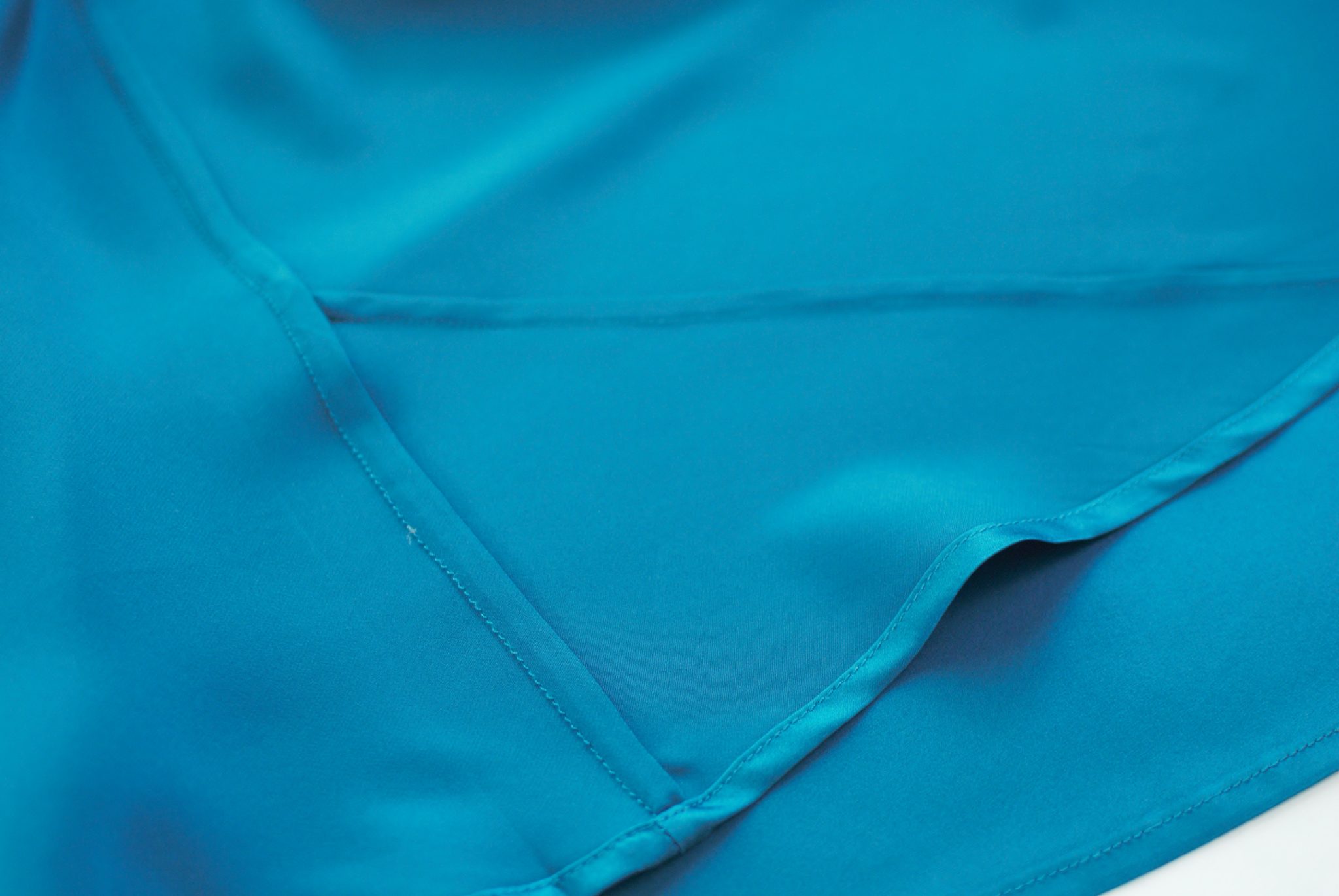 Review: Silk Loungewear for Small Plus Size Bodies