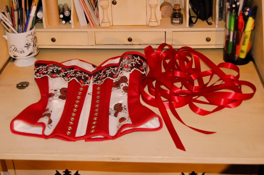 How to Lace a Corset: V Method + Bunny Ears