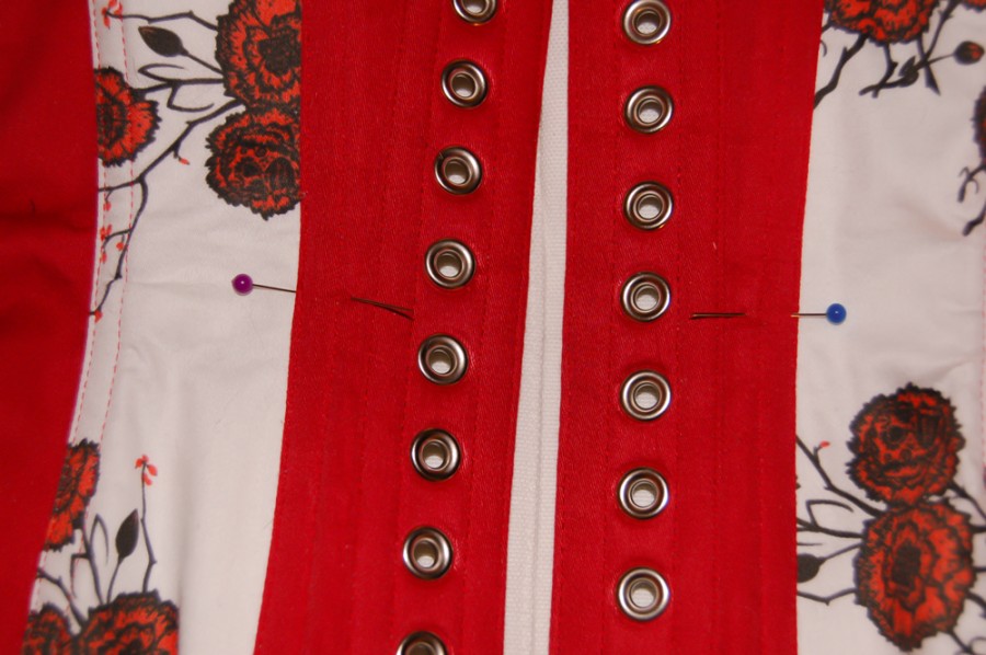 How to Lace a Corset: V Method + Bunny Ears