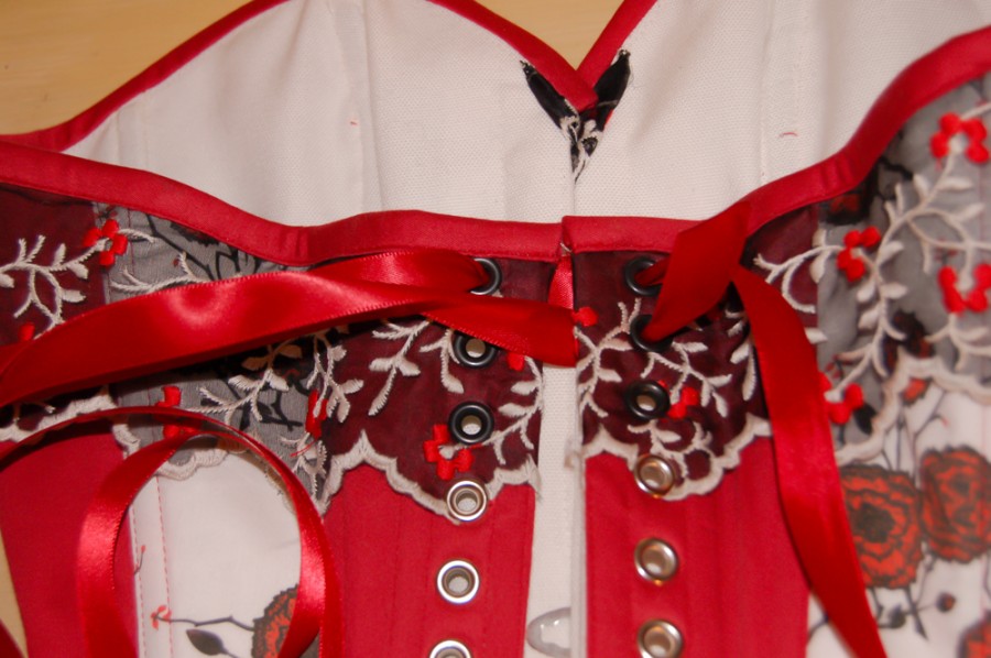 How to Lace a Corset: V Method + Bunny Ears