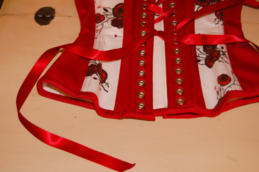 How to Lace a Corset: V Method + Bunny Ears