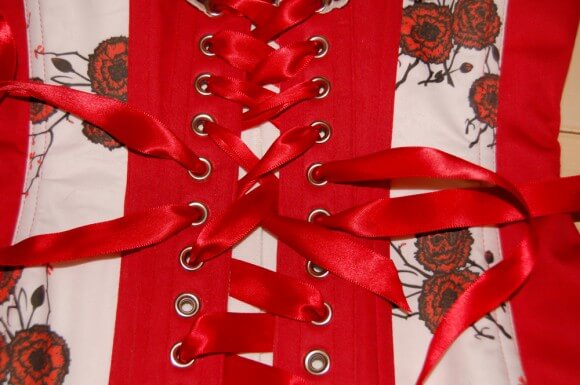 How to Lace a Corset: V Method + Bunny Ears