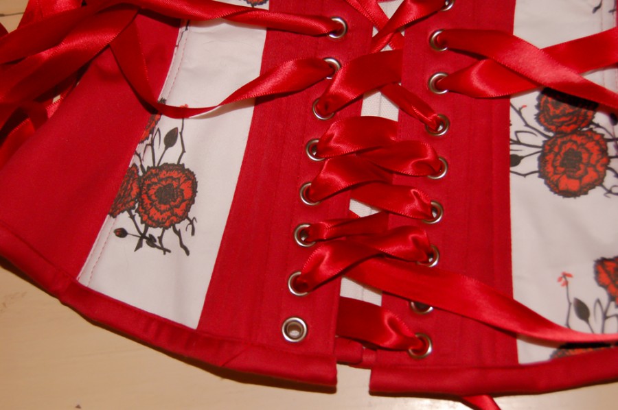 How to Lace a Corset: V Method + Bunny Ears