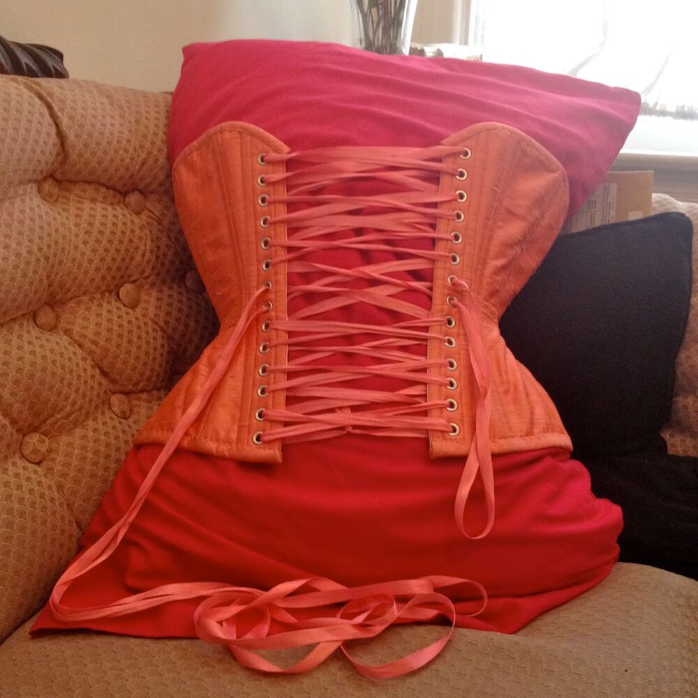 Corset Quick Tips: How to Adjust Uneven Laces