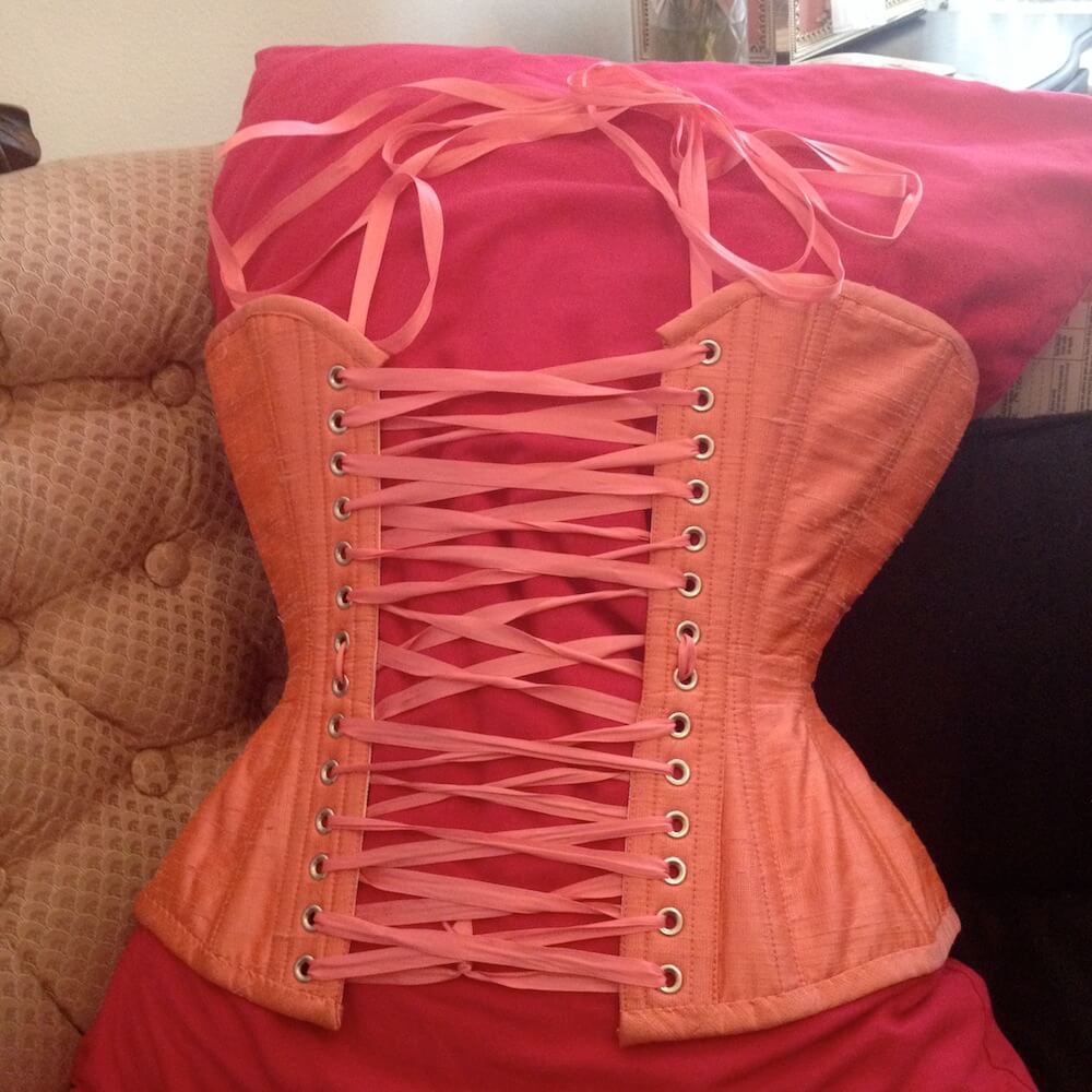 Corset Quick Tips: How to Adjust Uneven Laces